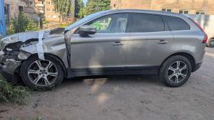 Pelēks Volvo XC60 2013 Klaipėda, ar dzinēja tilpumu 2.95 L un nobraukumu 200 tūkst. km par 4250 €, foto 6 vietnē AUTOMOTO.COM.LV