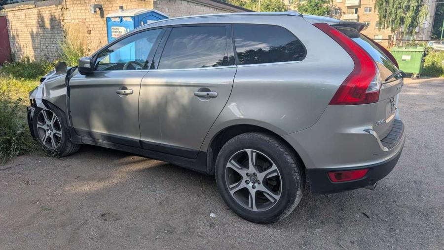 Pelēks Volvo XC60 2013 Klaipėda, ar dzinēja tilpumu 2.95 L un nobraukumu 200 tūkst. km par 4250 €, foto 7 vietnē AUTOMOTO.COM.LV