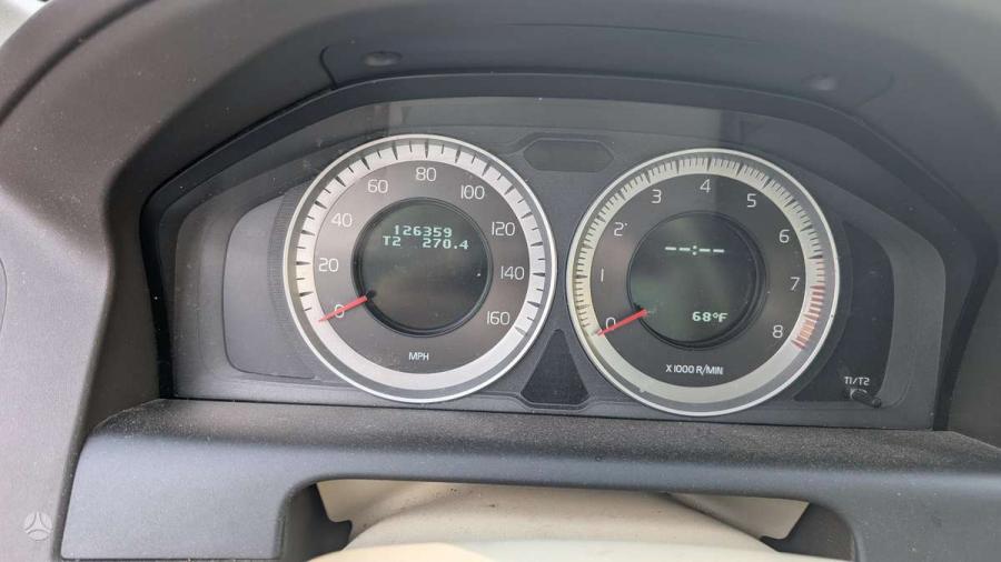 Pelēks Volvo XC60 2013 Klaipėda, ar dzinēja tilpumu 2.95 L un nobraukumu 200 tūkst. km par 4250 €, foto 11 vietnē AUTOMOTO.COM.LV
