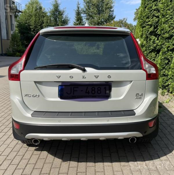Pelēks Volvo XC60 2013 Jūrmala, ar dzinēja tilpumu 2.40 L un nobraukumu 197 tūkst. km par 10400 €, foto 3 vietnē AUTOMOTO.COM.LV