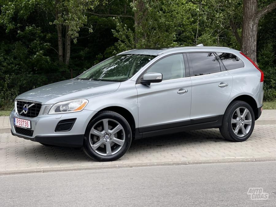 Grey Volvo XC60 2013 in Siauliai, with an engine capacity of 3.20 L and mileage of 260 thousand km for 8750 €, photo 3 on AUTOMOTO.COM.LV