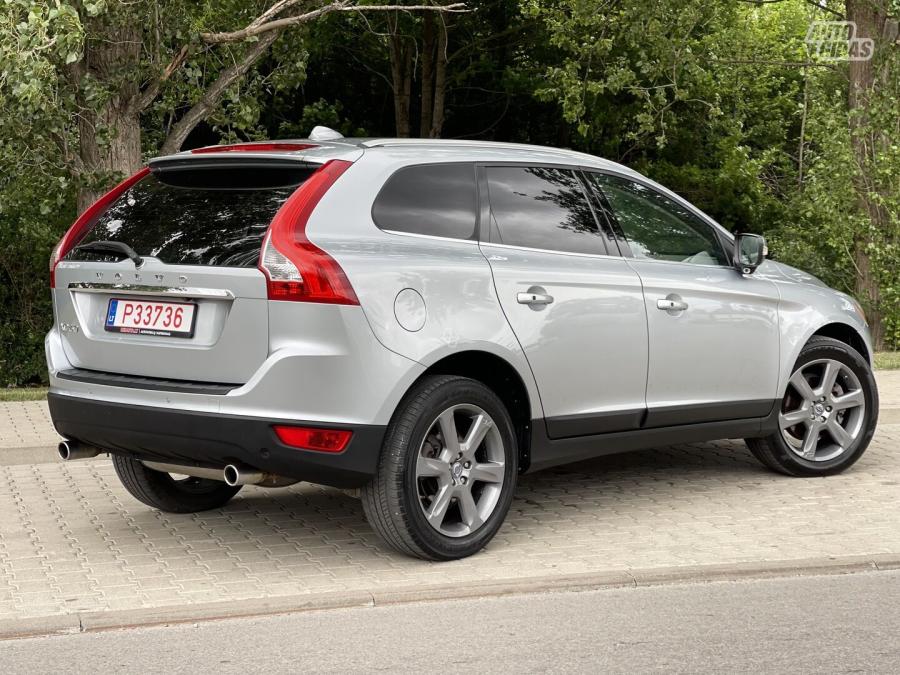 Grey Volvo XC60 2013 in Siauliai, with an engine capacity of 3.20 L and mileage of 260 thousand km for 8750 €, photo 7 on AUTOMOTO.COM.LV