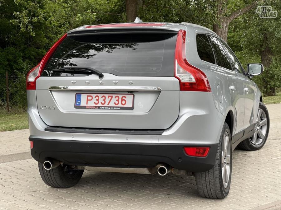 Grey Volvo XC60 2013 in Siauliai, with an engine capacity of 3.20 L and mileage of 260 thousand km for 8750 €, photo 8 on AUTOMOTO.COM.LV