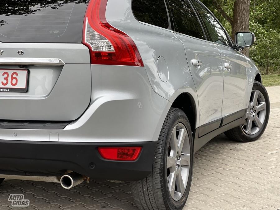 Grey Volvo XC60 2013 in Siauliai, with an engine capacity of 3.20 L and mileage of 260 thousand km for 8750 €, photo 9 on AUTOMOTO.COM.LV