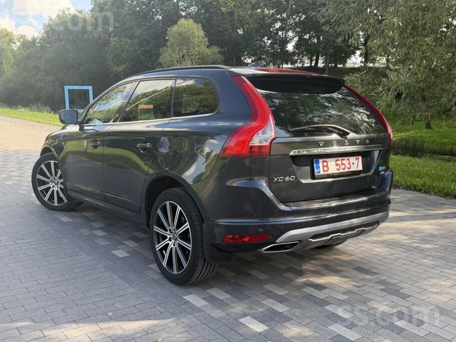 Grey Volvo XC60 2013 in Rezekne, with an engine capacity of 2.40 L and mileage of 258 thousand km for 12990 €, photo 5 on AUTOMOTO.COM.LV