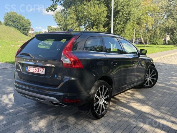 Grey Volvo XC60 2013 in Rezekne, with an engine capacity of 2.40 L and mileage of 258 thousand km for 12990 €, photo 6 on AUTOMOTO.COM.LV