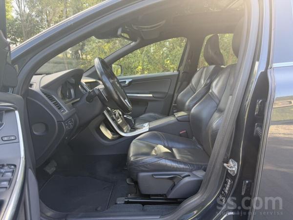 Grey Volvo XC60 2013 in Rezekne, with an engine capacity of 2.40 L and mileage of 258 thousand km for 12990 €, photo 8 on AUTOMOTO.COM.LV