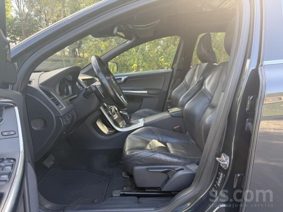 Grey Volvo XC60 2013 in Rezekne, with an engine capacity of 2.40 L and mileage of 258 thousand km for 12990 €, photo 8 on AUTOMOTO.COM.LV