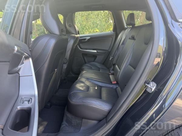 Grey Volvo XC60 2013 in Rezekne, with an engine capacity of 2.40 L and mileage of 258 thousand km for 12990 €, photo 9 on AUTOMOTO.COM.LV