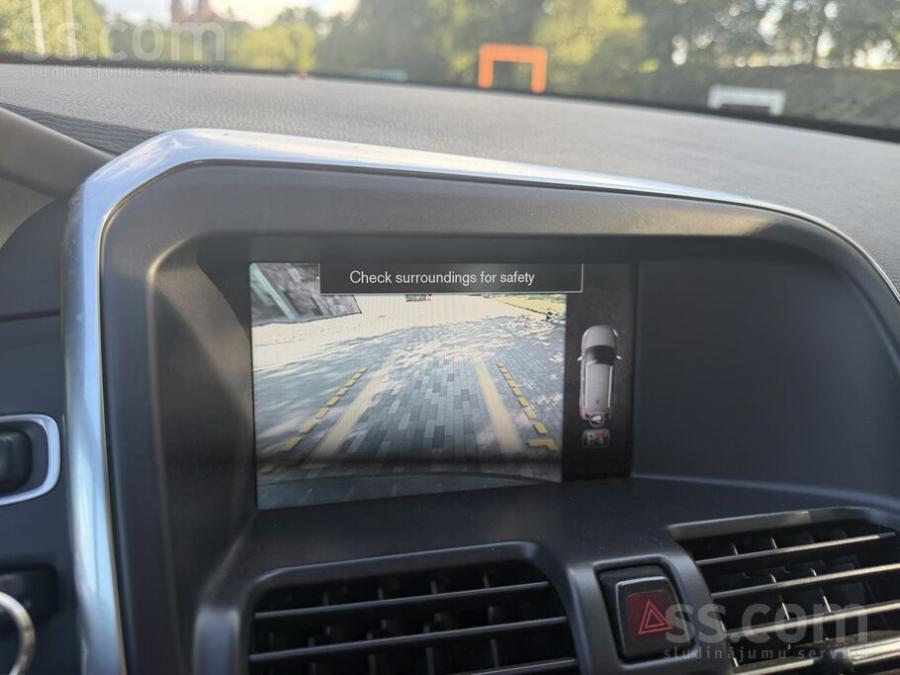 Grey Volvo XC60 2013 in Rezekne, with an engine capacity of 2.40 L and mileage of 258 thousand km for 12990 €, photo 14 on AUTOMOTO.COM.LV