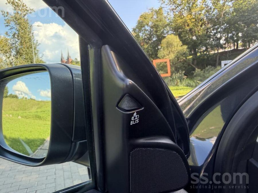 Grey Volvo XC60 2013 in Rezekne, with an engine capacity of 2.40 L and mileage of 258 thousand km for 12990 €, photo 16 on AUTOMOTO.COM.LV