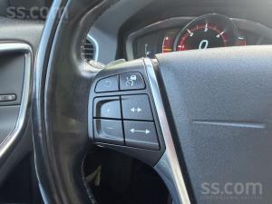 Grey Volvo XC60 2013 in Rezekne, with an engine capacity of 2.40 L and mileage of 258 thousand km for 12990 €, photo 17 on AUTOMOTO.COM.LV