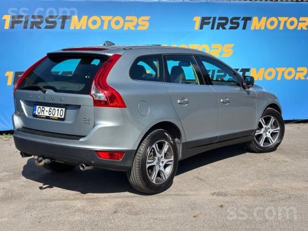 Grey Volvo XC60 2013 in Riga, with an engine capacity of 2.40 L and mileage of 241 thousand km for 9650 €, photo 3 on AUTOMOTO.COM.LV