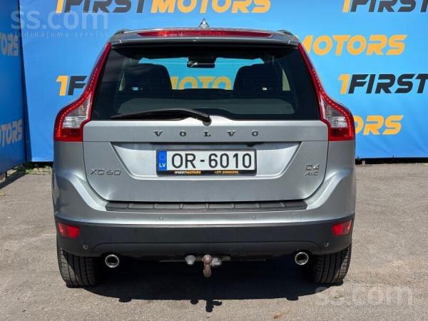Grey Volvo XC60 2013 in Riga, with an engine capacity of 2.40 L and mileage of 241 thousand km for 9650 €, photo 5 on AUTOMOTO.COM.LV