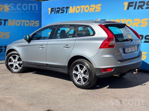 Grey Volvo XC60 2013 in Riga, with an engine capacity of 2.40 L and mileage of 241 thousand km for 9650 €, photo 7 on AUTOMOTO.COM.LV
