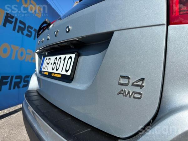 Grey Volvo XC60 2013 in Riga, with an engine capacity of 2.40 L and mileage of 241 thousand km for 9650 €, photo 8 on AUTOMOTO.COM.LV