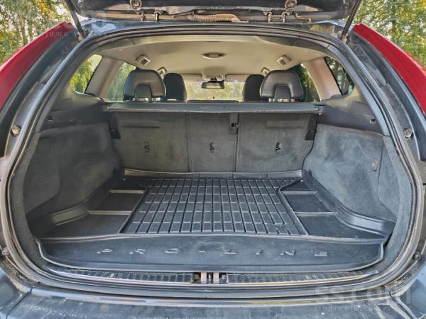 Grey Volvo XC60 2013 in Jekabpils, with an engine capacity of 2.40 L and mileage of 290 thousand km for 9700 €, photo 7 on AUTOMOTO.COM.LV