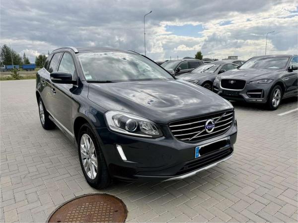Grey Volvo XC60 2013 in Taurage, with an engine capacity of 2.40 L and mileage of 220 thousand km for 10350 €, photo 5 on AUTOMOTO.COM.LV