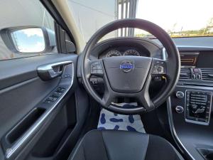 Pelēks Volvo XC60 2013 Viļņa, ar dzinēja tilpumu 2.40 L un nobraukumu 270 tūkst. km par 9970 €, foto 10 vietnē AUTOMOTO.COM.LV