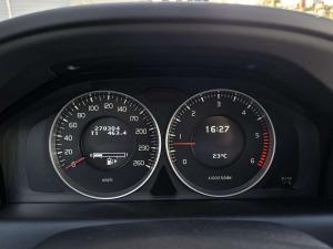 Pelēks Volvo XC60 2013 Viļņa, ar dzinēja tilpumu 2.40 L un nobraukumu 270 tūkst. km par 9970 €, foto 13 vietnē AUTOMOTO.COM.LV