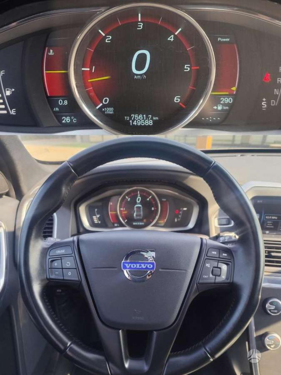 Grey Volvo XC60 2013 in Siauliai, with an engine capacity of 2.00 L and mileage of 149 thousand km for 13850 €, photo 13 on AUTOMOTO.COM.LV