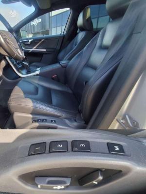Grey Volvo XC60 2013 in Siauliai, with an engine capacity of 2.00 L and mileage of 149 thousand km for 13850 €, photo 20 on AUTOMOTO.COM.LV