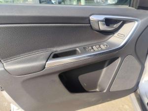 Grey Volvo XC60 2013 in Siauliai, with an engine capacity of 2.00 L and mileage of 149 thousand km for 13850 €, photo 24 on AUTOMOTO.COM.LV