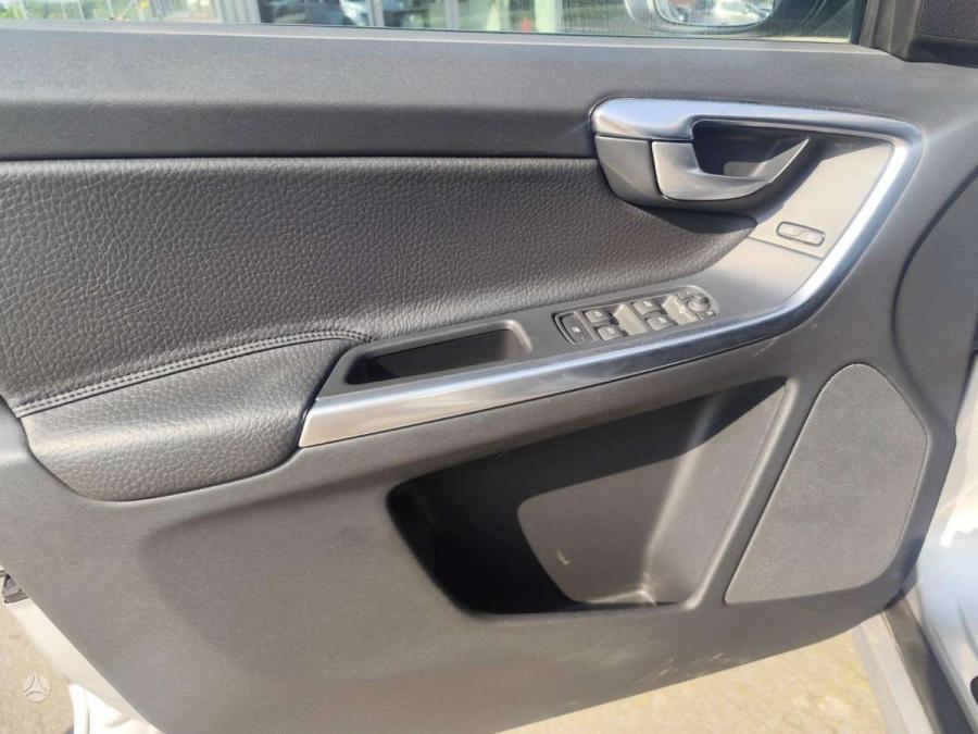 Grey Volvo XC60 2013 in Siauliai, with an engine capacity of 2.00 L and mileage of 149 thousand km for 13850 €, photo 24 on AUTOMOTO.COM.LV