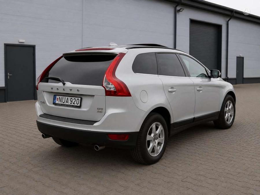 Pelēks Volvo XC60 2013 Viļņa, ar dzinēja tilpumu 1.97 L un nobraukumu 325 tūkst. km par 4750 €, foto 7 vietnē AUTOMOTO.COM.LV
