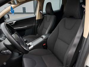 Pelēks Volvo XC60 2013 Viļņa, ar dzinēja tilpumu 1.97 L un nobraukumu 325 tūkst. km par 4750 €, foto 9 vietnē AUTOMOTO.COM.LV