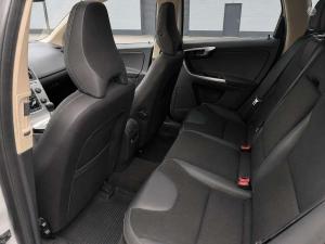 Pelēks Volvo XC60 2013 Viļņa, ar dzinēja tilpumu 1.97 L un nobraukumu 325 tūkst. km par 4750 €, foto 10 vietnē AUTOMOTO.COM.LV