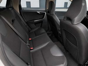 Pelēks Volvo XC60 2013 Viļņa, ar dzinēja tilpumu 1.97 L un nobraukumu 325 tūkst. km par 4750 €, foto 11 vietnē AUTOMOTO.COM.LV