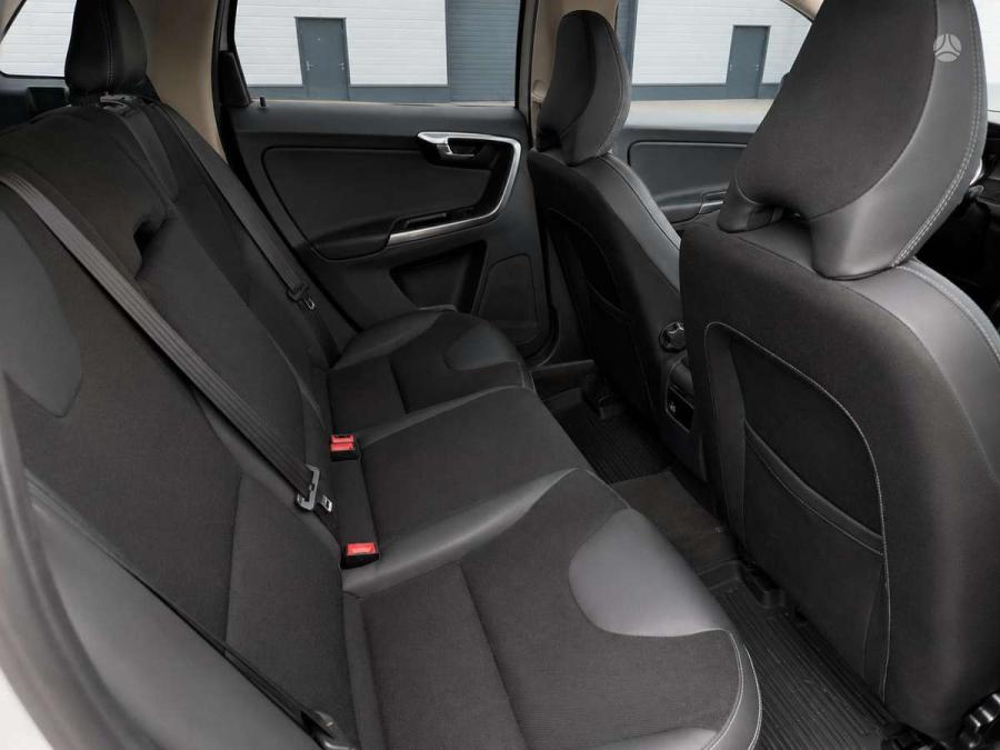 Pelēks Volvo XC60 2013 Viļņa, ar dzinēja tilpumu 1.97 L un nobraukumu 325 tūkst. km par 4750 €, foto 11 vietnē AUTOMOTO.COM.LV