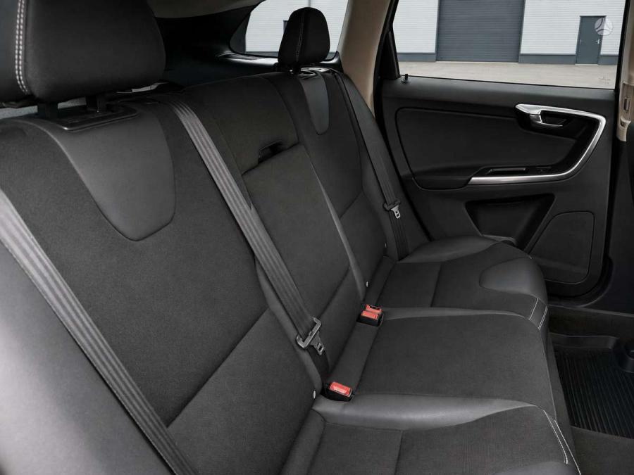 Pelēks Volvo XC60 2013 Viļņa, ar dzinēja tilpumu 1.97 L un nobraukumu 325 tūkst. km par 4750 €, foto 12 vietnē AUTOMOTO.COM.LV