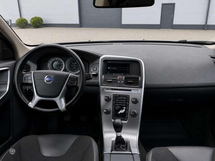Pelēks Volvo XC60 2013 Viļņa, ar dzinēja tilpumu 1.97 L un nobraukumu 325 tūkst. km par 4750 €, foto 15 vietnē AUTOMOTO.COM.LV