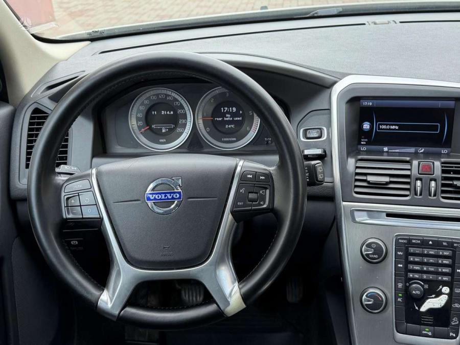 Pelēks Volvo XC60 2013 Viļņa, ar dzinēja tilpumu 1.97 L un nobraukumu 325 tūkst. km par 4750 €, foto 17 vietnē AUTOMOTO.COM.LV