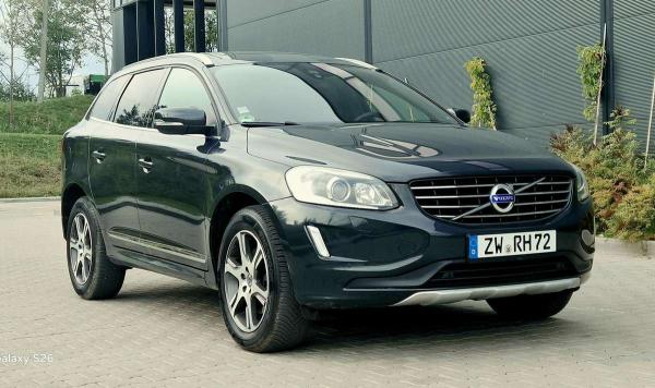Grey Volvo XC60 2013 in Vilnius, with an engine capacity of 2.40 L and mileage of 149 thousand km for 14300 €, photo 3 on AUTOMOTO.COM.LV