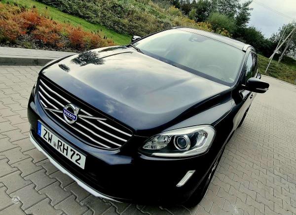 Grey Volvo XC60 2013 in Vilnius, with an engine capacity of 2.40 L and mileage of 149 thousand km for 14300 €, photo 6 on AUTOMOTO.COM.LV