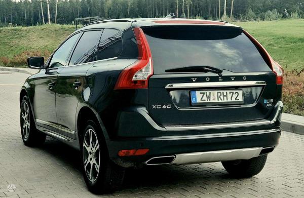 Grey Volvo XC60 2013 in Vilnius, with an engine capacity of 2.40 L and mileage of 149 thousand km for 14300 €, photo 10 on AUTOMOTO.COM.LV