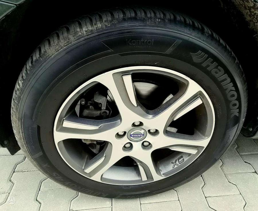 Grey Volvo XC60 2013 in Vilnius, with an engine capacity of 2.40 L and mileage of 149 thousand km for 14300 €, photo 16 on AUTOMOTO.COM.LV