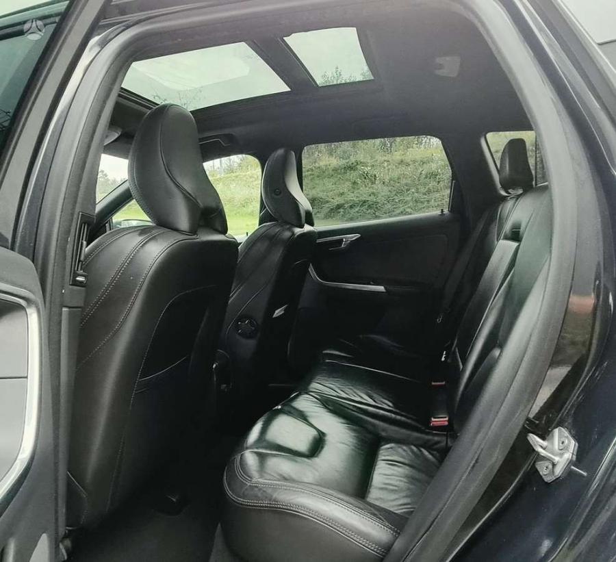 Grey Volvo XC60 2013 in Vilnius, with an engine capacity of 2.40 L and mileage of 149 thousand km for 14300 €, photo 17 on AUTOMOTO.COM.LV