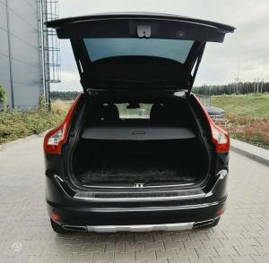 Grey Volvo XC60 2013 in Vilnius, with an engine capacity of 2.40 L and mileage of 149 thousand km for 14300 €, photo 20 on AUTOMOTO.COM.LV