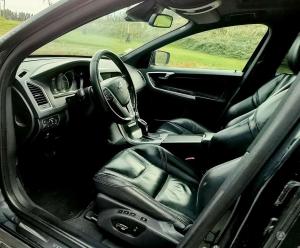 Grey Volvo XC60 2013 in Vilnius, with an engine capacity of 2.40 L and mileage of 149 thousand km for 14300 €, photo 25 on AUTOMOTO.COM.LV