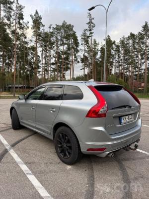 Grey Volvo XC60 2013 in Riga, with an engine capacity of 2.40 L and mileage of 198 thousand km for 12500 €, photo 3 on AUTOMOTO.COM.LV