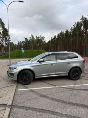 Grey Volvo XC60 2013 in Riga, with an engine capacity of 2.40 L and mileage of 198 thousand km for 12500 €, photo 7 on AUTOMOTO.COM.LV