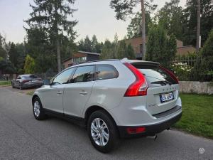 Grey Volvo XC60 2013 in Vilnius, with an engine capacity of 1.98 L and mileage of 155 thousand km for 7800 €, photo 7 on AUTOMOTO.COM.LV