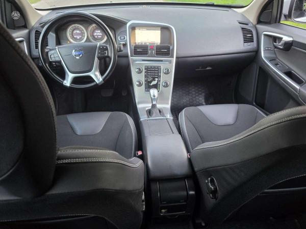 Grey Volvo XC60 2013 in Vilnius, with an engine capacity of 1.98 L and mileage of 155 thousand km for 7800 €, photo 10 on AUTOMOTO.COM.LV