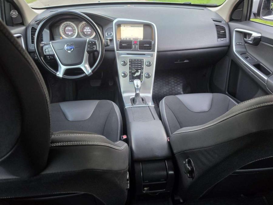 Grey Volvo XC60 2013 in Vilnius, with an engine capacity of 1.98 L and mileage of 155 thousand km for 7800 €, photo 10 on AUTOMOTO.COM.LV