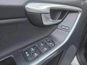 Grey Volvo XC60 2013 in Vilnius, with an engine capacity of 1.98 L and mileage of 155 thousand km for 7800 €, photo 16 on AUTOMOTO.COM.LV