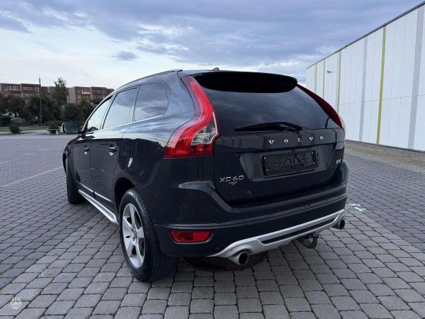 Pelēks Volvo XC60 2013 Raseiniai, ar dzinēja tilpumu 1.98 L un nobraukumu 274 tūkst. km par 8750 €, foto 5 vietnē AUTOMOTO.COM.LV